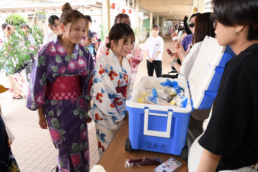 美作大学夏の風物詩「七夕浴衣登校」！七夕イベントも開催し賑わう！｜イベント｜美作大学