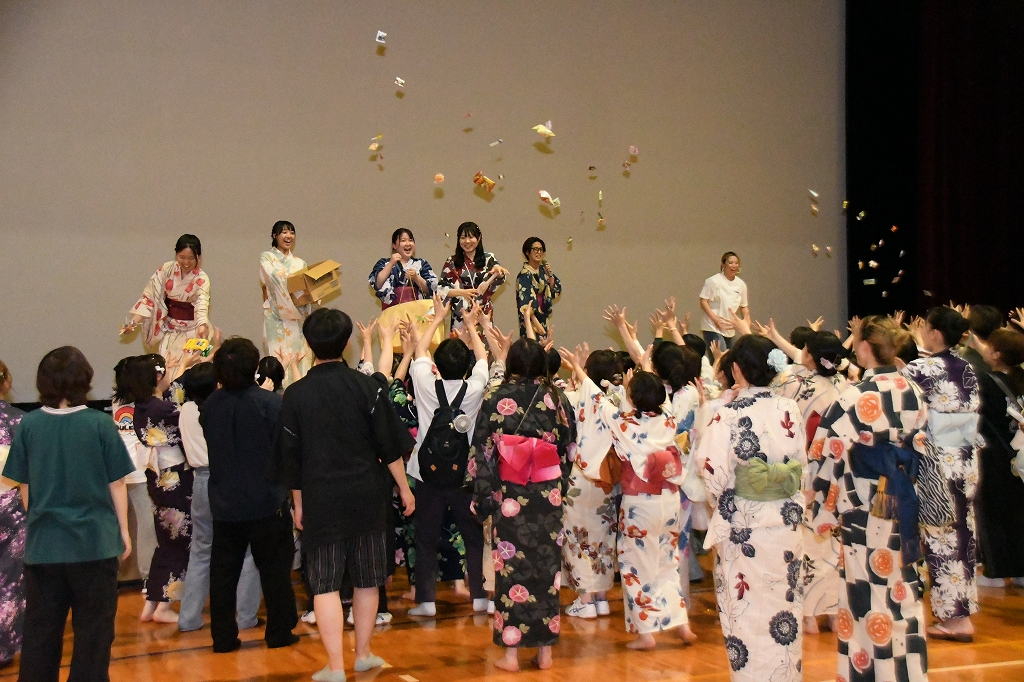 美作大学夏の風物詩「七夕浴衣登校」！七夕イベントも開催し賑わう！｜イベント｜美作大学