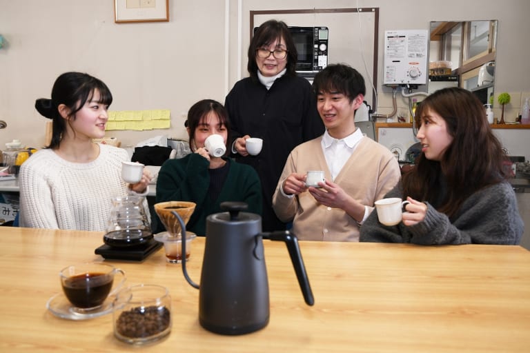 美作大学珈琲研究会の学生がブレンドした「Mimasaka University Blend」完成！販売開始！｜キャンパスライフ｜美作大学