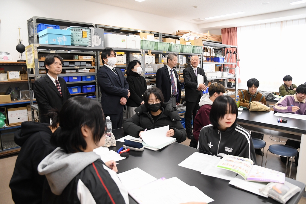 文部科学省高等教育局私学部、浅野敦行部長が本学を視察されました｜お知らせ｜美作大学